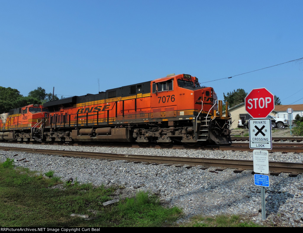 BNSF 7076